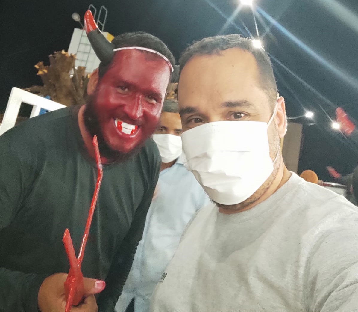 Prefeito de Jacobina se fantasia de "diabo" durante reinauguração de ...